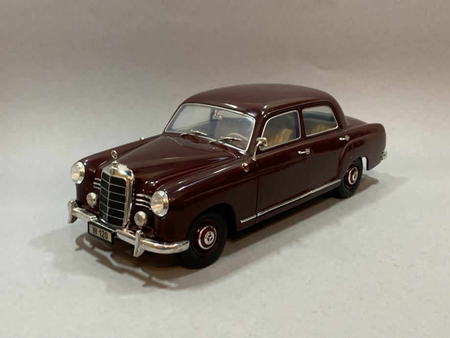 Mercedes 180 W120 PONTON Revell 1:18 autic diecast model vintage
