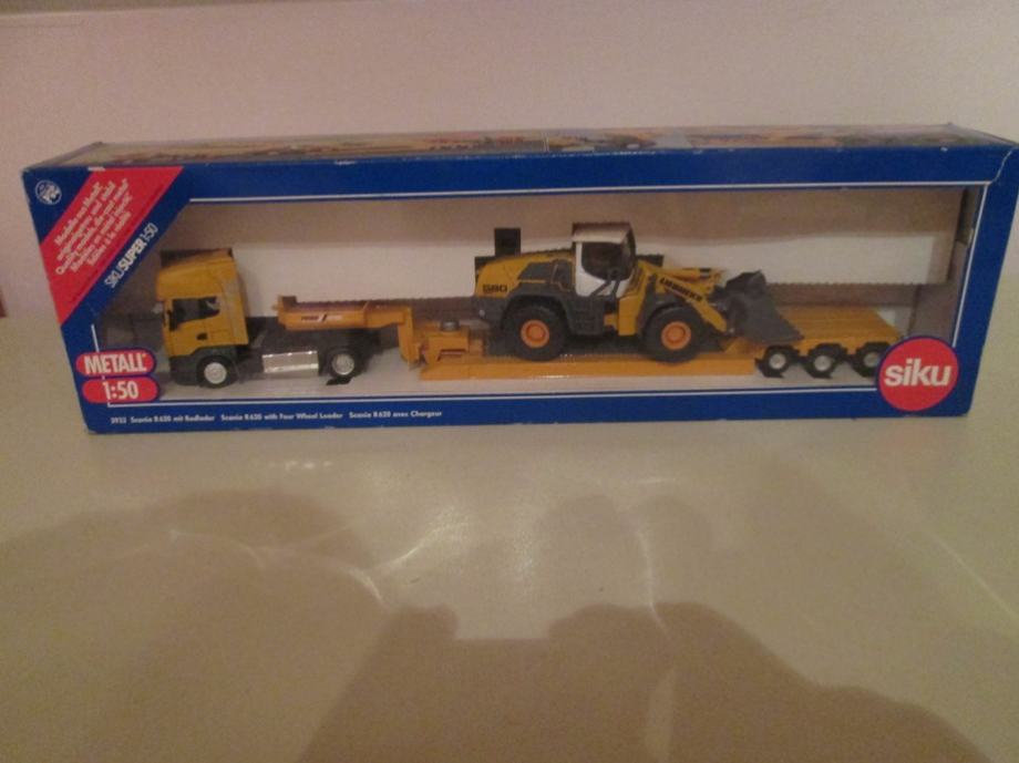 Prodajem SIKU SUPER 3933 model u mjerilu 1:50