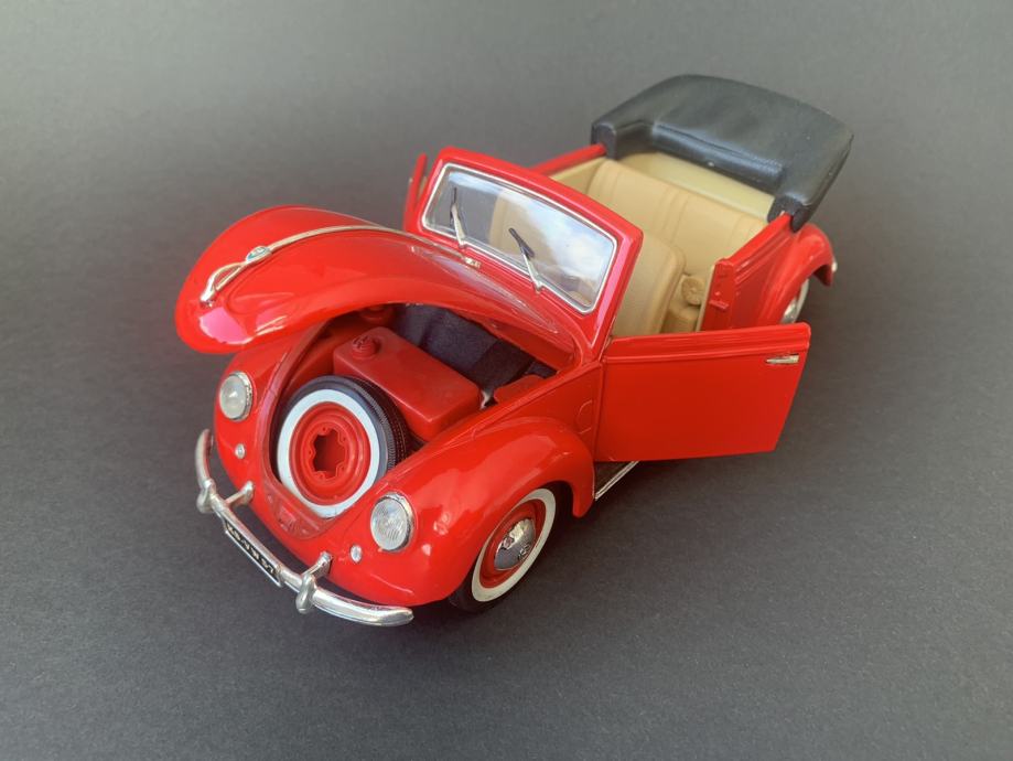 VW Buba Cabriolet iz 1951. Maisto 1:18 model autic diecast vintage