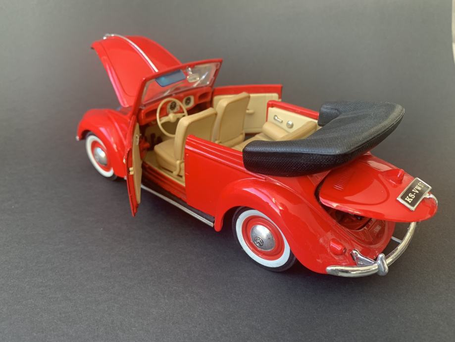 VW Buba Cabriolet iz 1951. Maisto 1:18 model autic diecast vintage