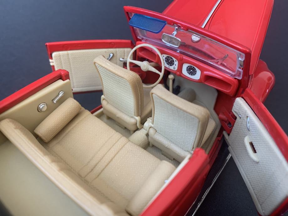 VW Buba Cabriolet iz 1951. Maisto 1:18 model autic diecast vintage