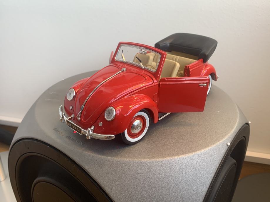 VW Buba Cabriolet Volkswagen Beetle iz 1951. Maisto 1:18 model autic