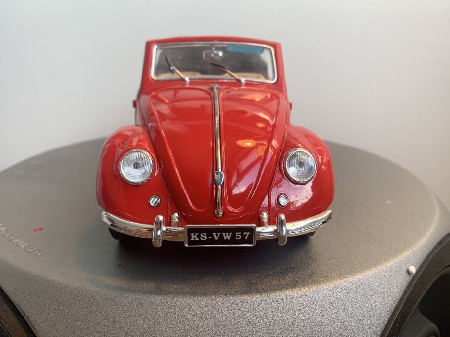 VW Buba Cabriolet Volkswagen Beetle iz 1951. Maisto 1:18 model autic