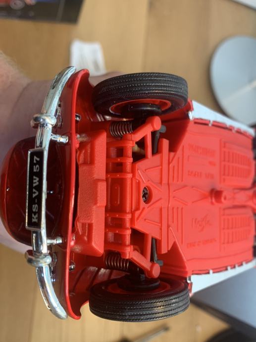 VW Buba Cabriolet Volkswagen Beetle iz 1951. Maisto 1:18 model autic