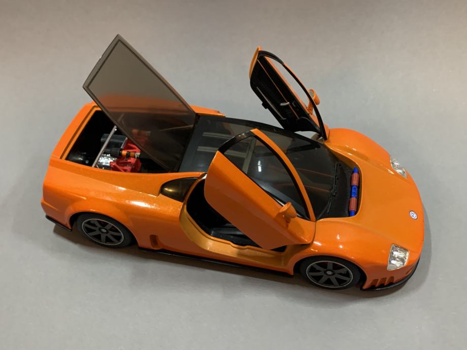 VW NARDO W12, Road Signature 1:18 autic model