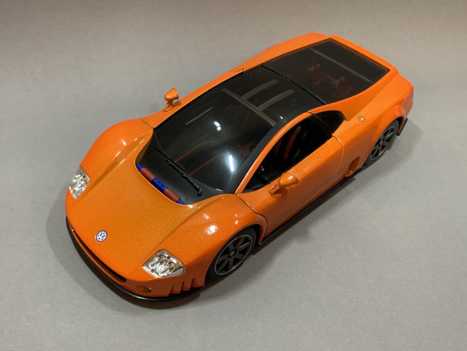 VW NARDO W12, Road Signature 1:18 autic model