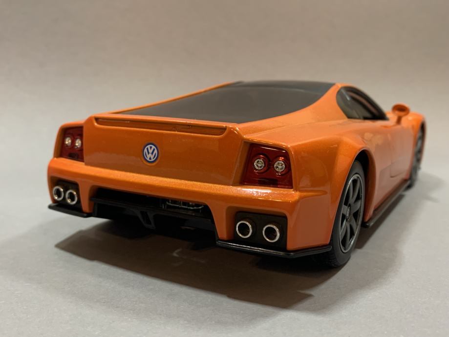 VW NARDO W12, Road Signature 1:18 autic model