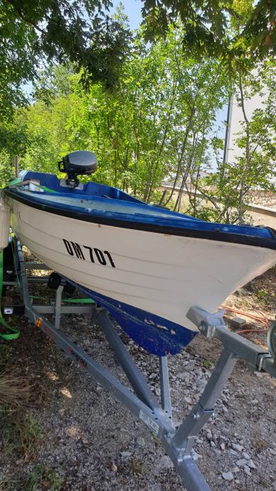 Barka - pasara - odličan motor Mariner 2010 godište