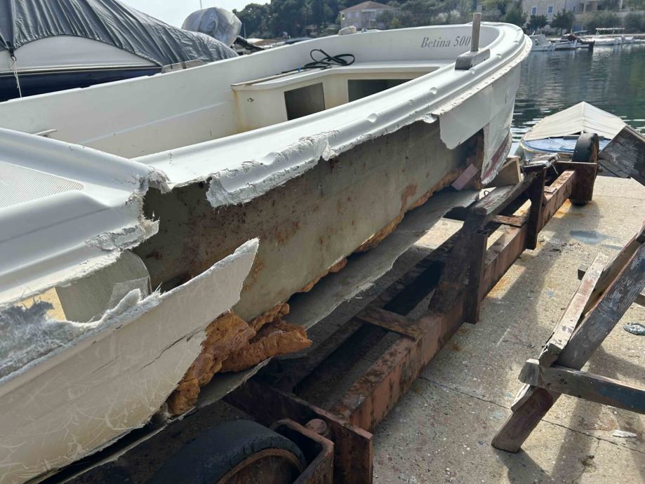 Betina 500 oštećena