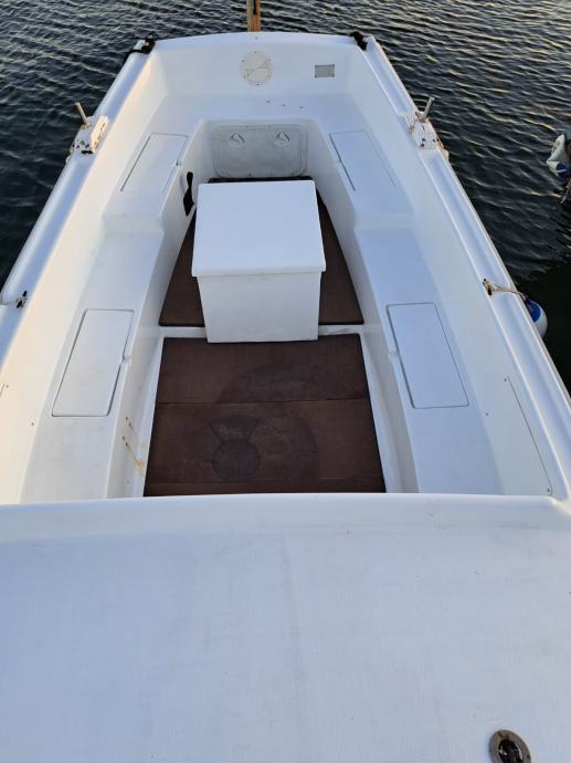 Brod Maestral 500 Greben , nazvati 0915086583