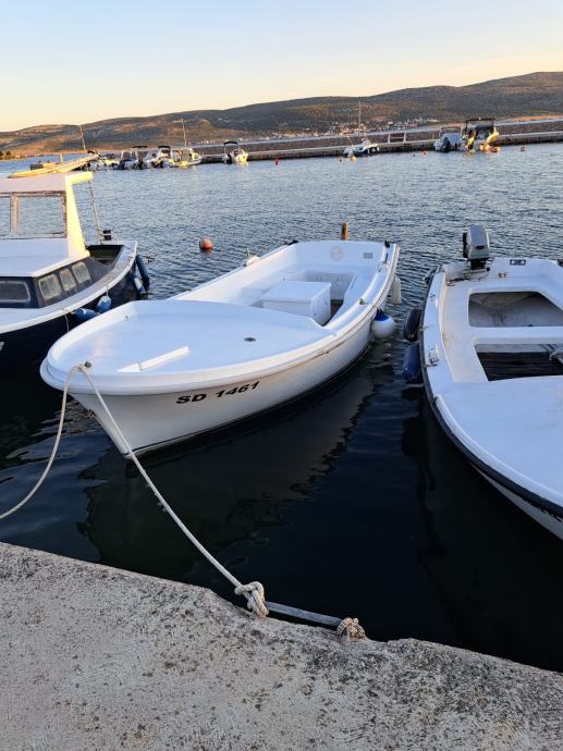 Brod Maestral 500 Greben , nazvati 0915086583