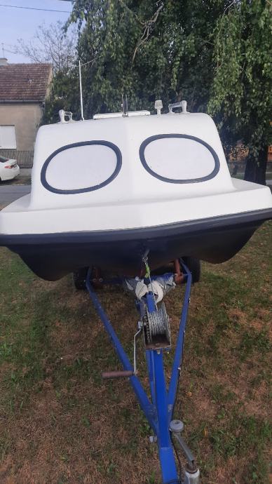 Čamac sa kabinom -Tiger Shark 4.2m