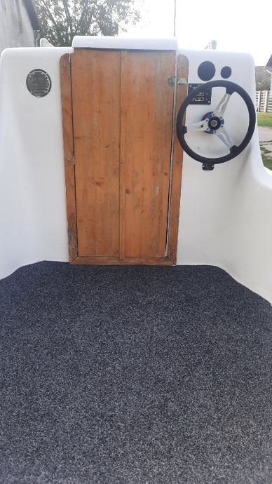 Čamac sa kabinom -Tiger Shark 4.2m