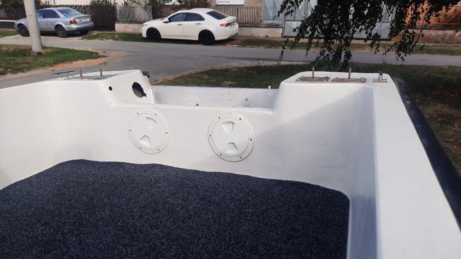 Čamac sa kabinom -Tiger Shark 4.2m