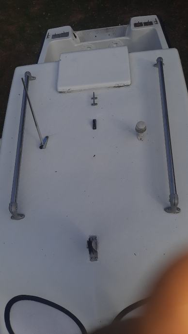 Čamac sa kabinom -Tiger Shark 4.2m