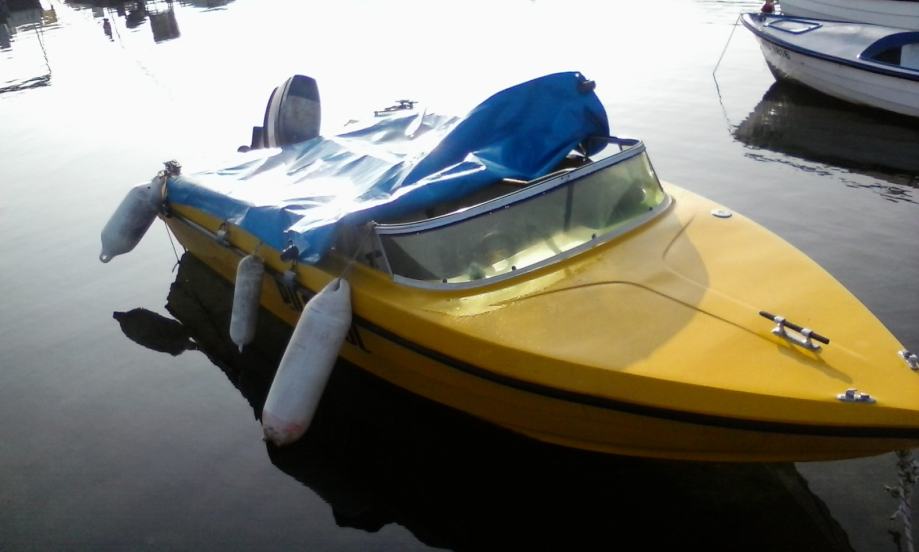 Gliser Elan GP 070, 4,55m, sa Yamahom 50 i prikolicom