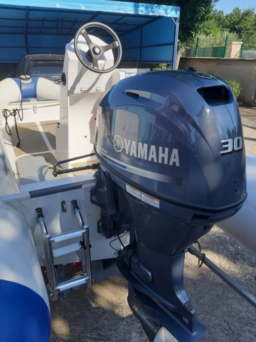 Gumenjak Admiral AM410 RIP, prikolica