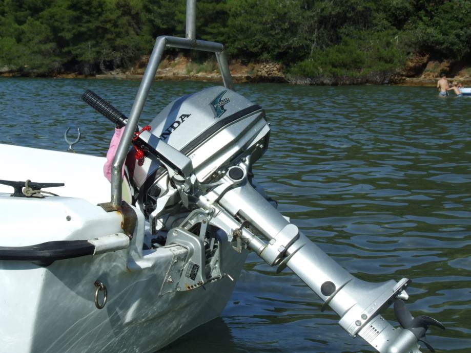 Lasta Vodice pasara i Honda vanbrodski motor