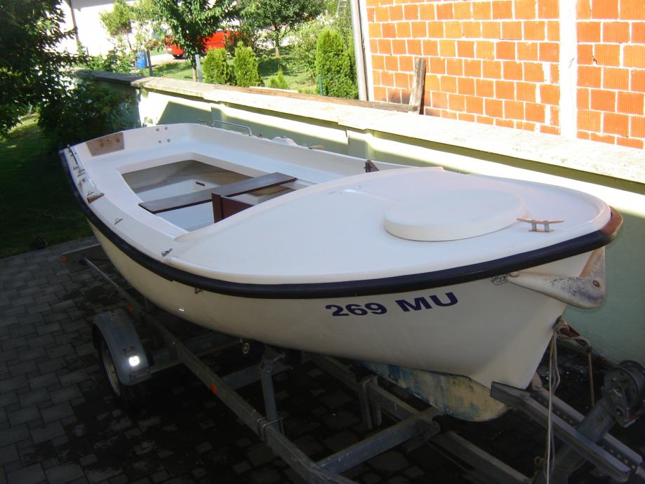 PASARA ELAN P-490 +MOTOR YAMAHA 10 KONJA+PRIKOLICA