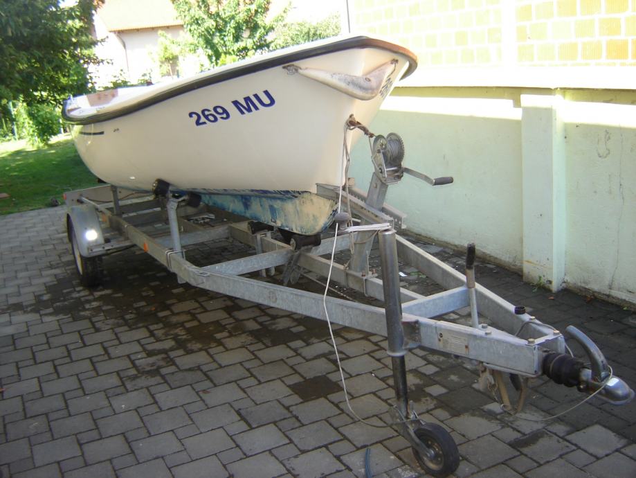 PASARA ELAN P-490 +MOTOR YAMAHA 10 KONJA+PRIKOLICA