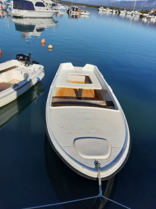 Pasaru Barku 4,5m prodajem ili mijenjam za razno