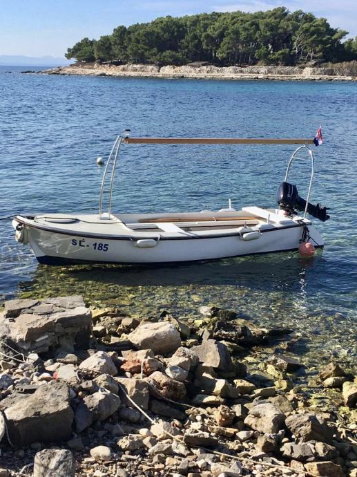 Prodaje se Elan pasara 490 sa spojlerom i novim Tohatsu motorom 15-2T