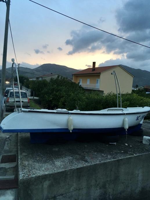 Prodaje se Elan pasara 490 sa spojlerom i novim Tohatsu motorom 15-2T