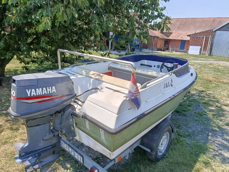 Prodajem čamac Elan plastični, registrirana prilolica, motor Yamaha 50