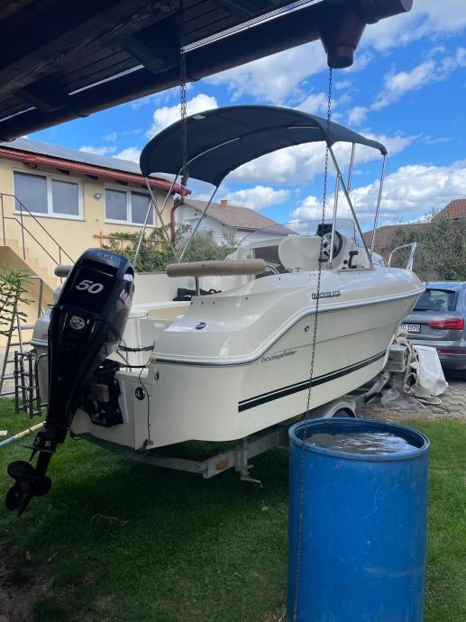 Prodajem čamac marke QuickSilver dužine 4,7 m sa kabinom