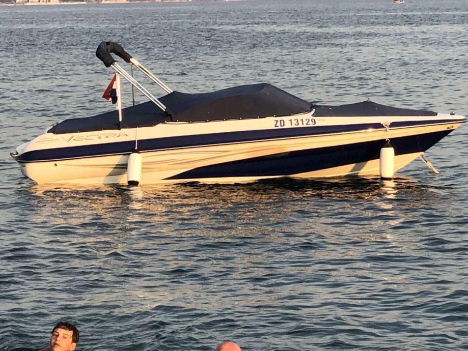 Prodajem gliser Vectra