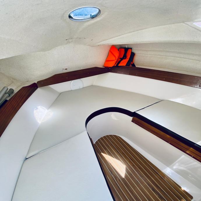 Quicksilver 650 Cruiser Mercruiser 4.3L