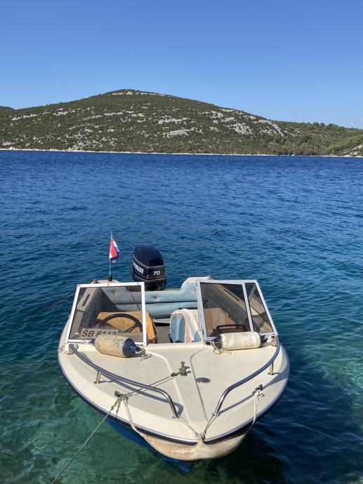 Stariji gliser sa evinrude 70 PS na prodaju