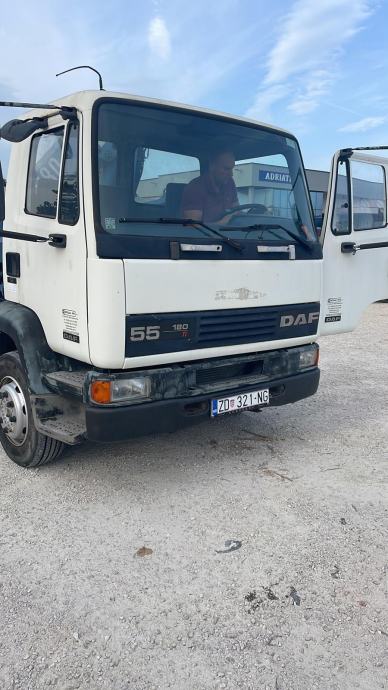 DAF AE 55 180 TI s KRANOM, 1996 god.