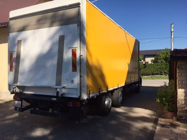 MAN LE 20.280 REG 03/2018, nove gume i cerada, utovarna rampa!!, 2000 god.