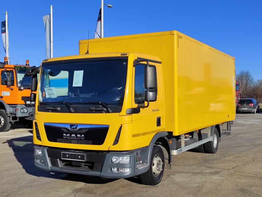 MAN TGL 12.250 4X2 BL - furgon, 2018 god.