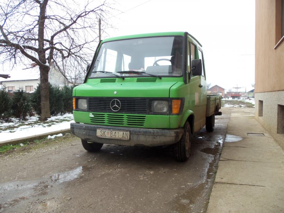 Mercedes 208, 1990 god.