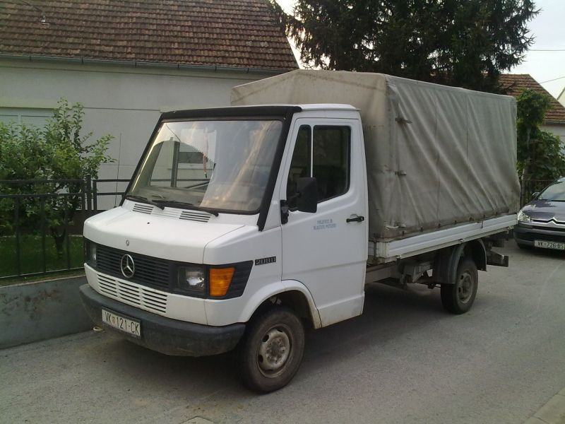 Mercedes 208D, 1990 god.