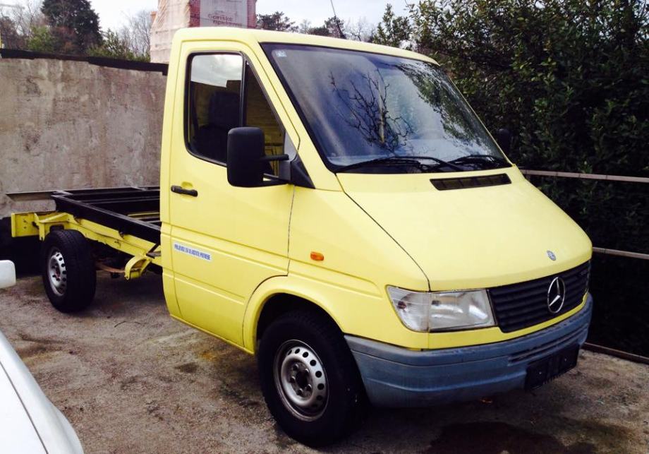 Mercedes 308 D, 1997 god.