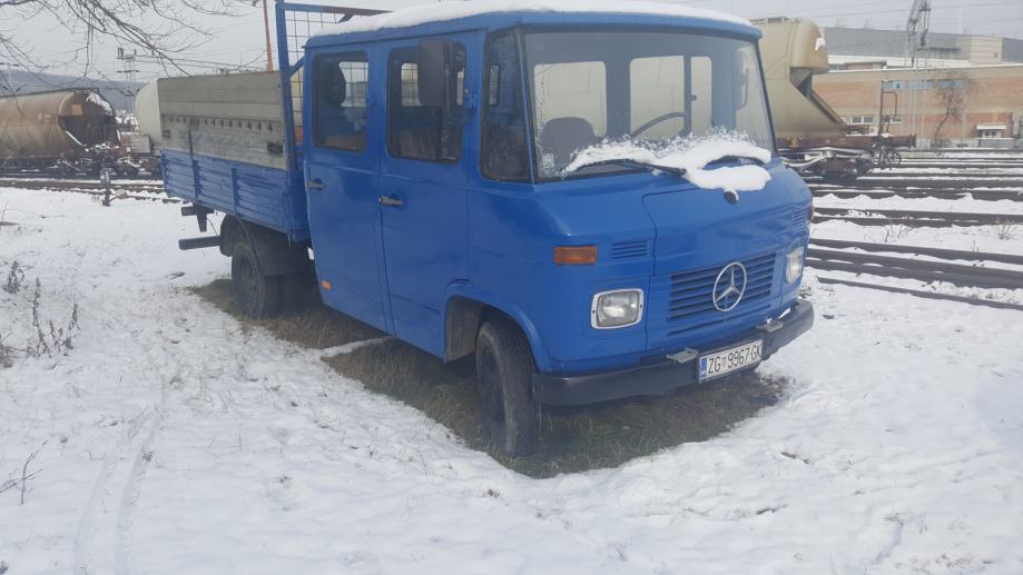 Mercedes 407, 1981 god.