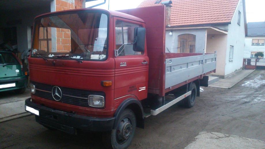 Mercedes 608, 1977 god.