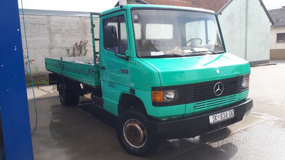 Mercedes 609, 1990 god.