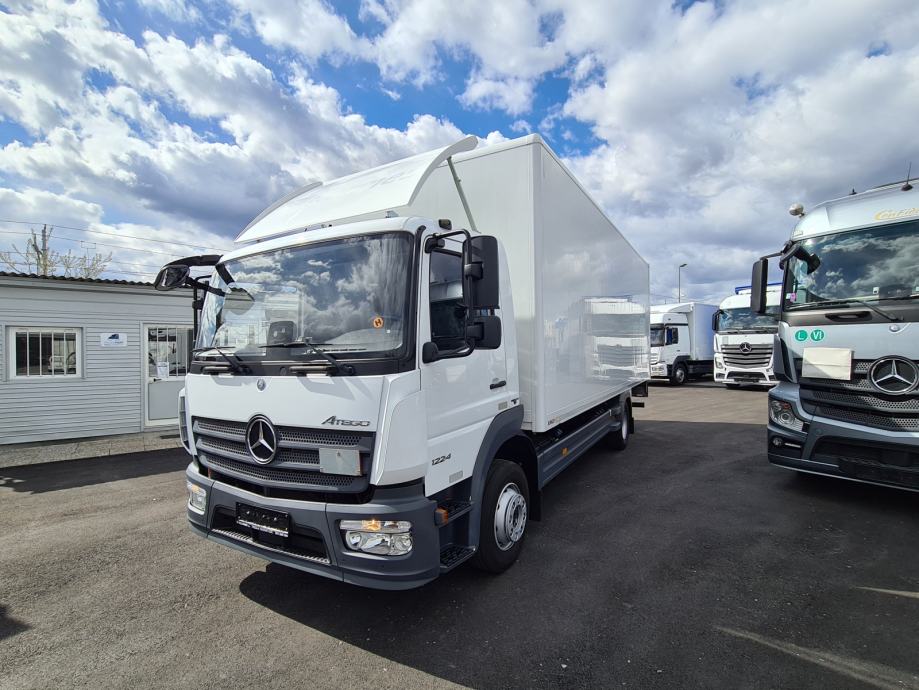 Mercedes-Benz ATEGO 1224L s furgonom 7.40m in nakl.rampa/EURO6, 2017 god.