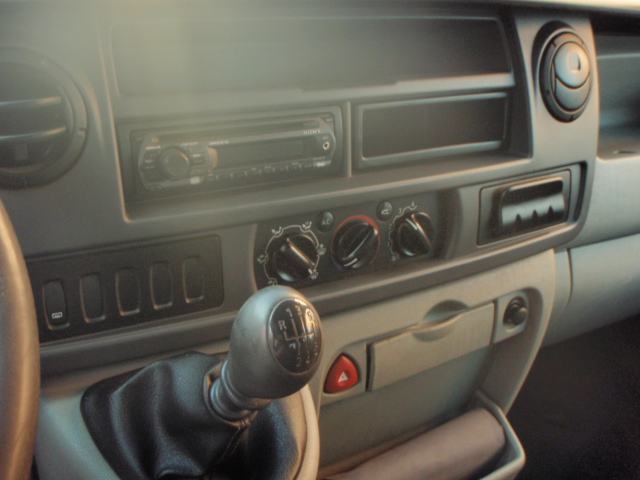 RENAULT MASTER 120 DCI KAMION DUPLA KABINA - KLIMA, 2008 god.