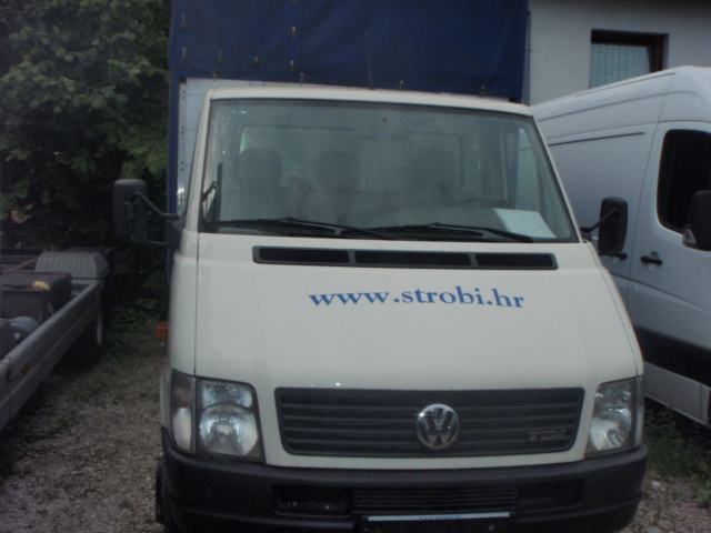 VW LT 40 2.5 TDI KAMION SA DUPLIM KOTAČIMA-SANDUK 4.5 M, 2004 god.