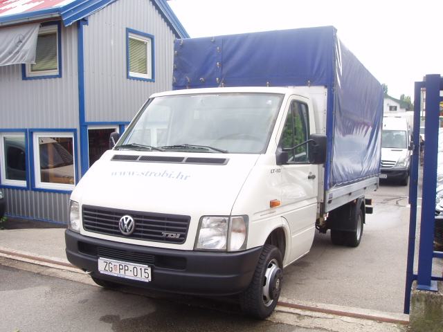VW LT 40 2.5 TDI KAMION SA DUPLIM KOTAČIMA-SANDUK 4.5 M, 2004 god.