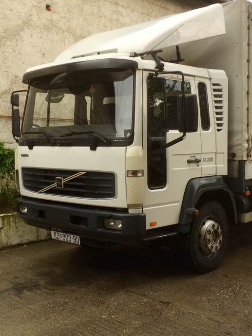 Volvo fl 220-12.reg01-07-17.klima. Odličan. Plus još jedan za dijelove ...