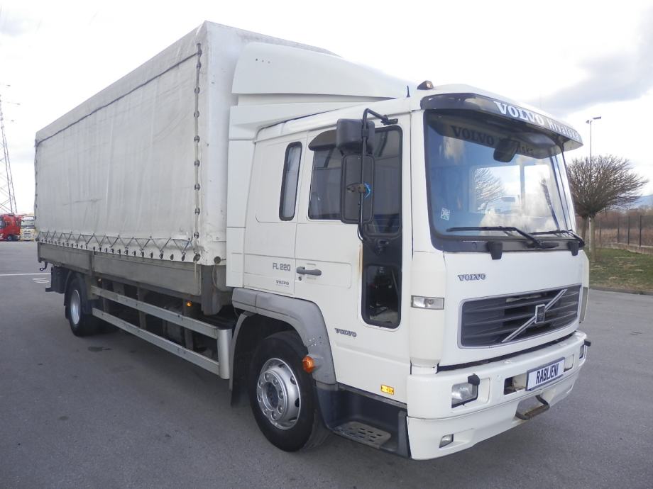 Volvo FL6 220 4x2 Sanduk cerada, 2001 god.