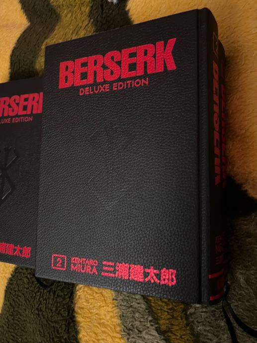 Berserk Deluxe Edition (vol. 1-3)