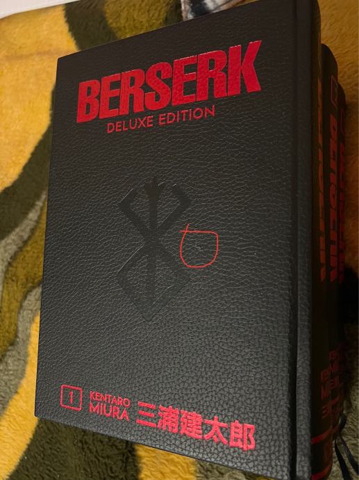 Berserk Deluxe Edition (vol. 1-3)