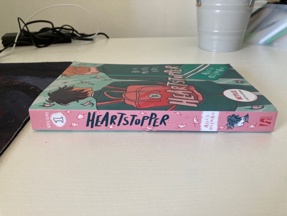 Heartstopper Volume One Alice Oseman manga strip webtoon